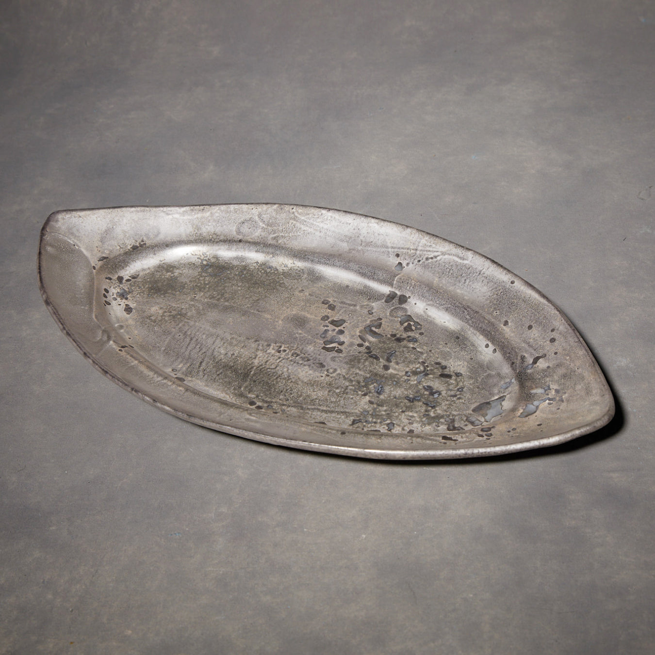 Yuko Ikeda (池田優子) - Silver Glazed Oval Plate 02 | ARJ Los Angeles